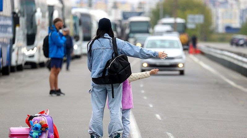 “Hostages to the situation”: Hundreds stranded at Brest checkpoint ...